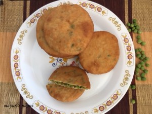 604. Khamiri Green Peas Puri - Mayuri's Jikoni
