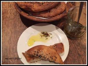 570.Iranian Barbari Bread/Naan-e-barbari - Mayuri's Jikoni