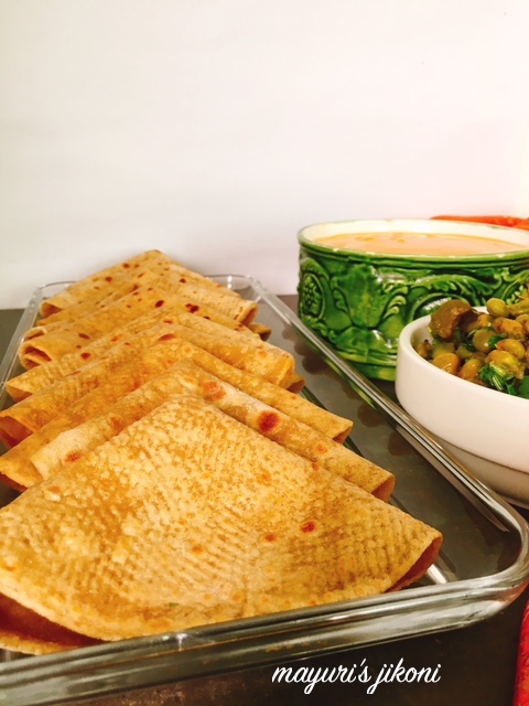 Padvari Rotli/Padvali Rotli - Mayuri's Jikoni